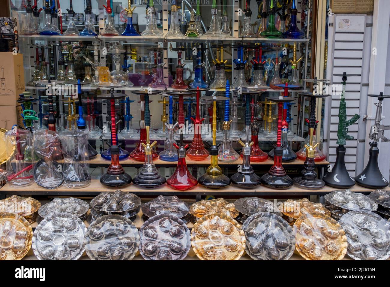 Smoke shisha hi-res stock photography and images - Alamy