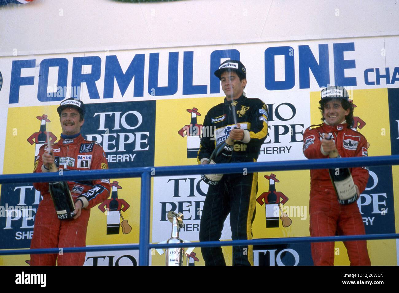 Nigel Mansell (GBR) Williams 2nd position Ayrton Senna da Silva (BRA ...