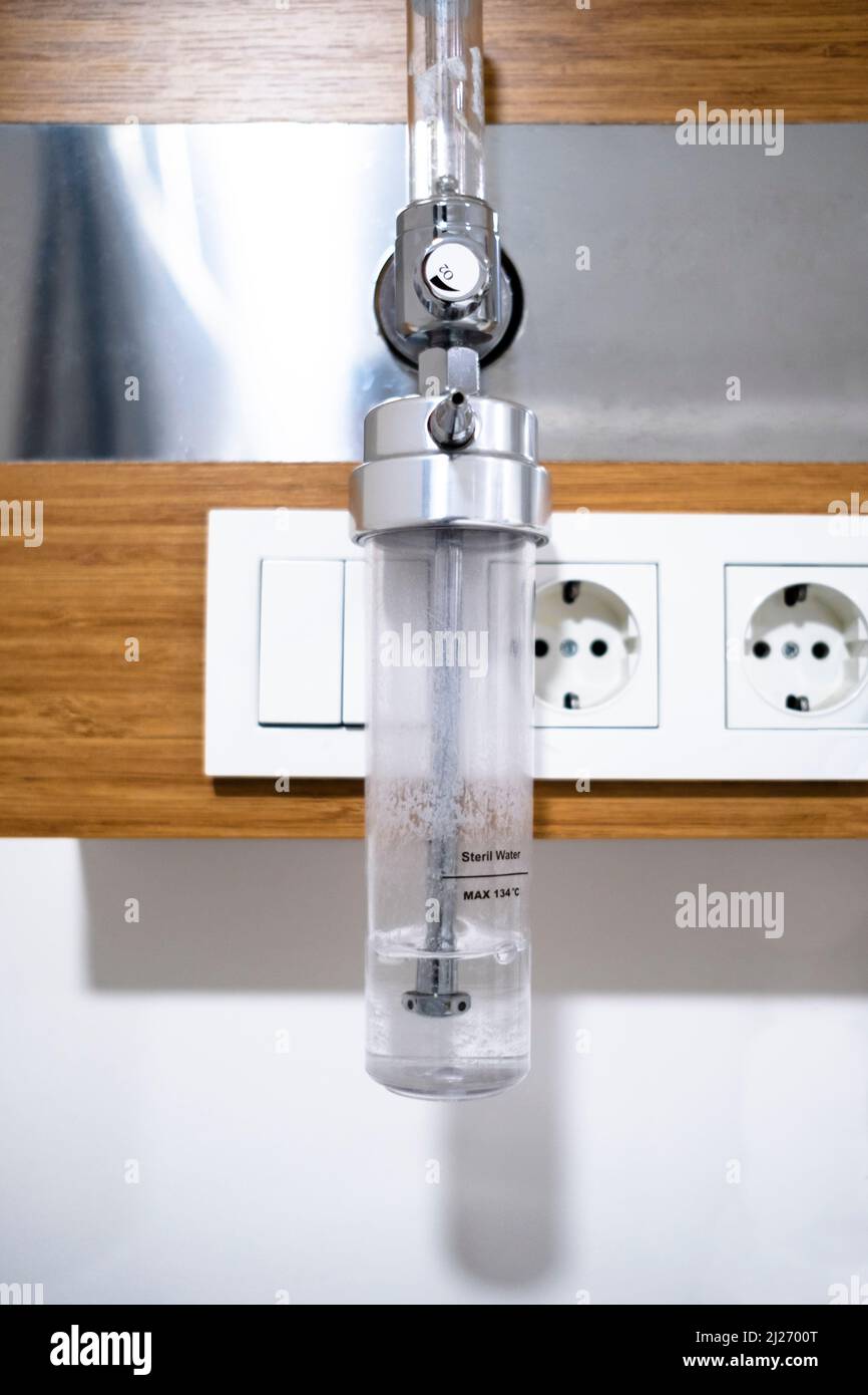 Oxygen flow meter hi-res stock photography and images - Alamy