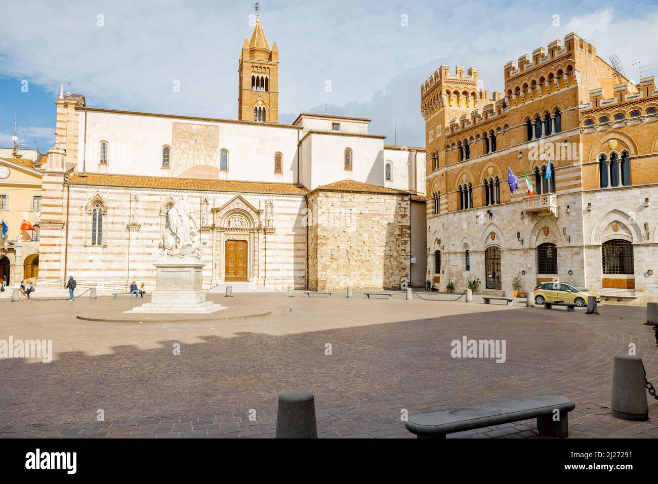 Grosseto dante square hi-res stock photography and images - Alamy