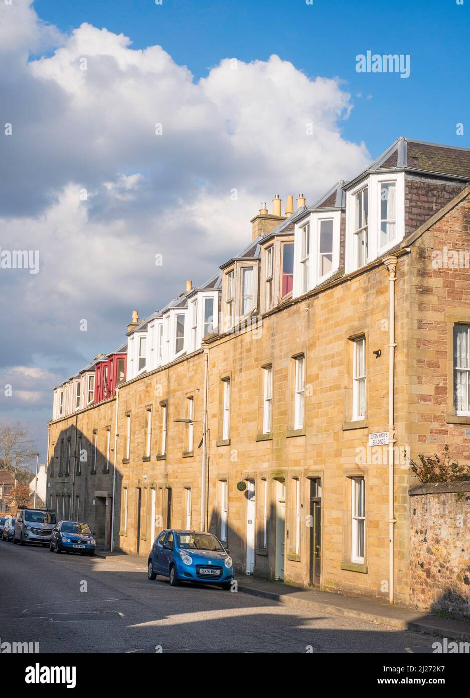 Scottish terrace houses hi-res stock photography and images - Alamy