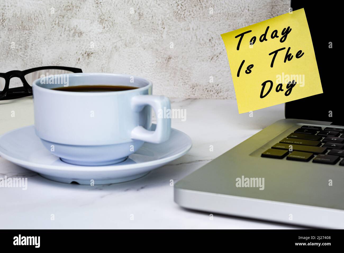 Inspirational sticky note hi-res stock photography and images - Alamy