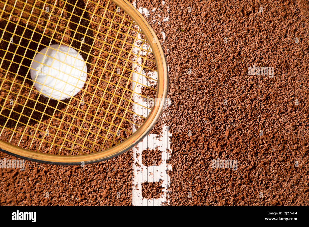 Tennis raquet clay court hi-res stock photography and images - Alamy