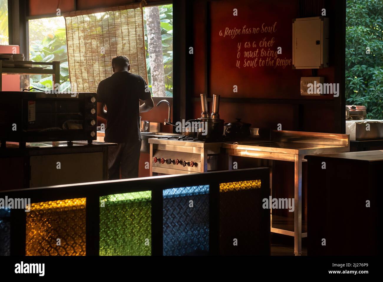 Chef preparing breakfast at a resort in Kerala, India Stock Photo - Alamy