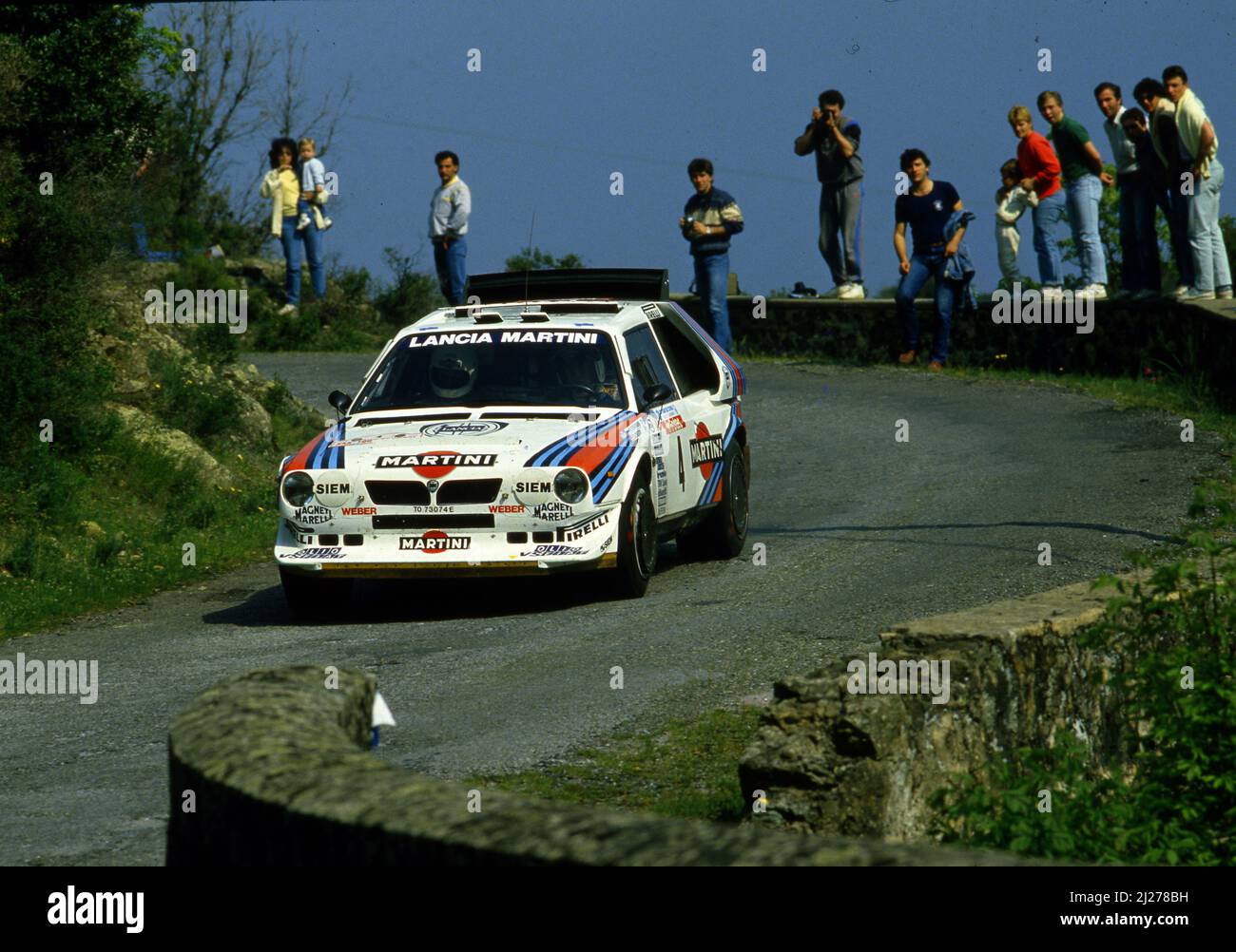 Henri Toivonen (FIN) Sergio Cresto (USA) Lancia Delta S4 GrB Martini ...