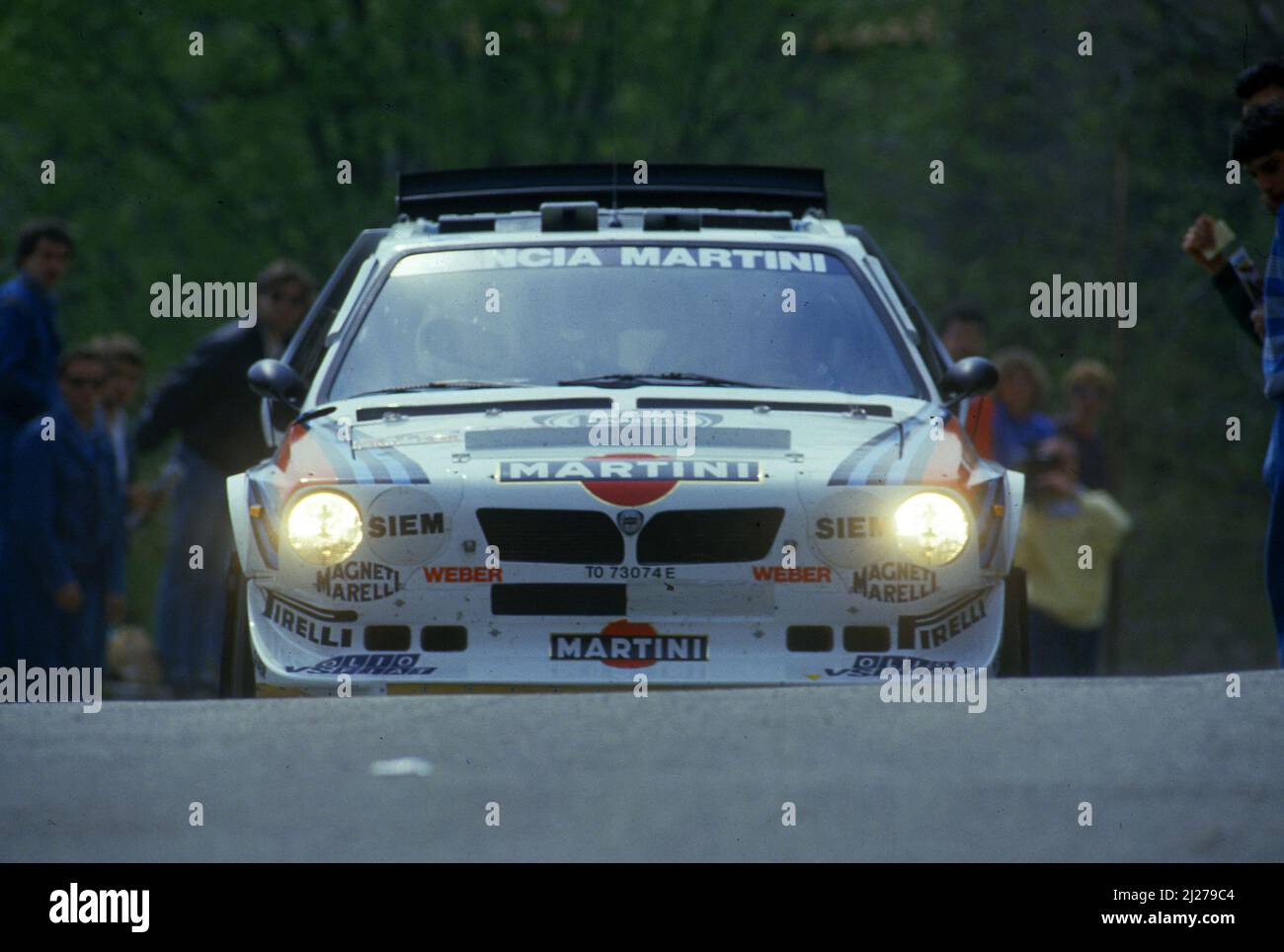 Henri Toivonen (FIN) Sergio Cresto (USA) Lancia Delta S4 GrB Martini ...