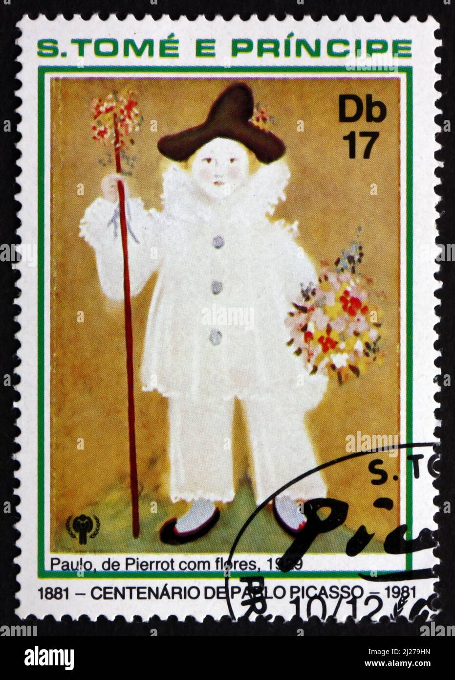 Paul as pierrot with flowers hi-res stock photography and images - Alamy