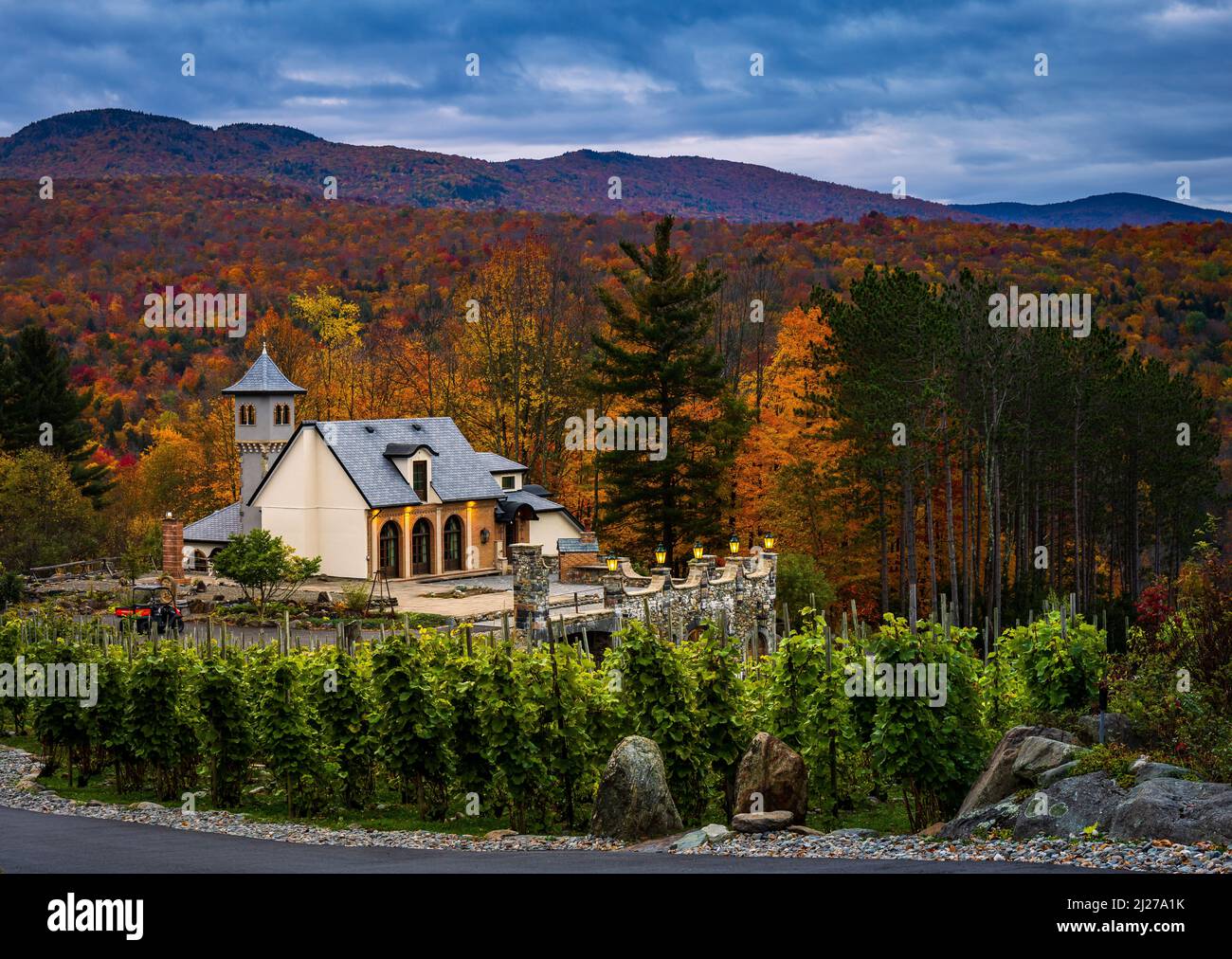 Ste-Agnès Chapel, vineyard of the Eastern Townships in Sutton, Quebec ...