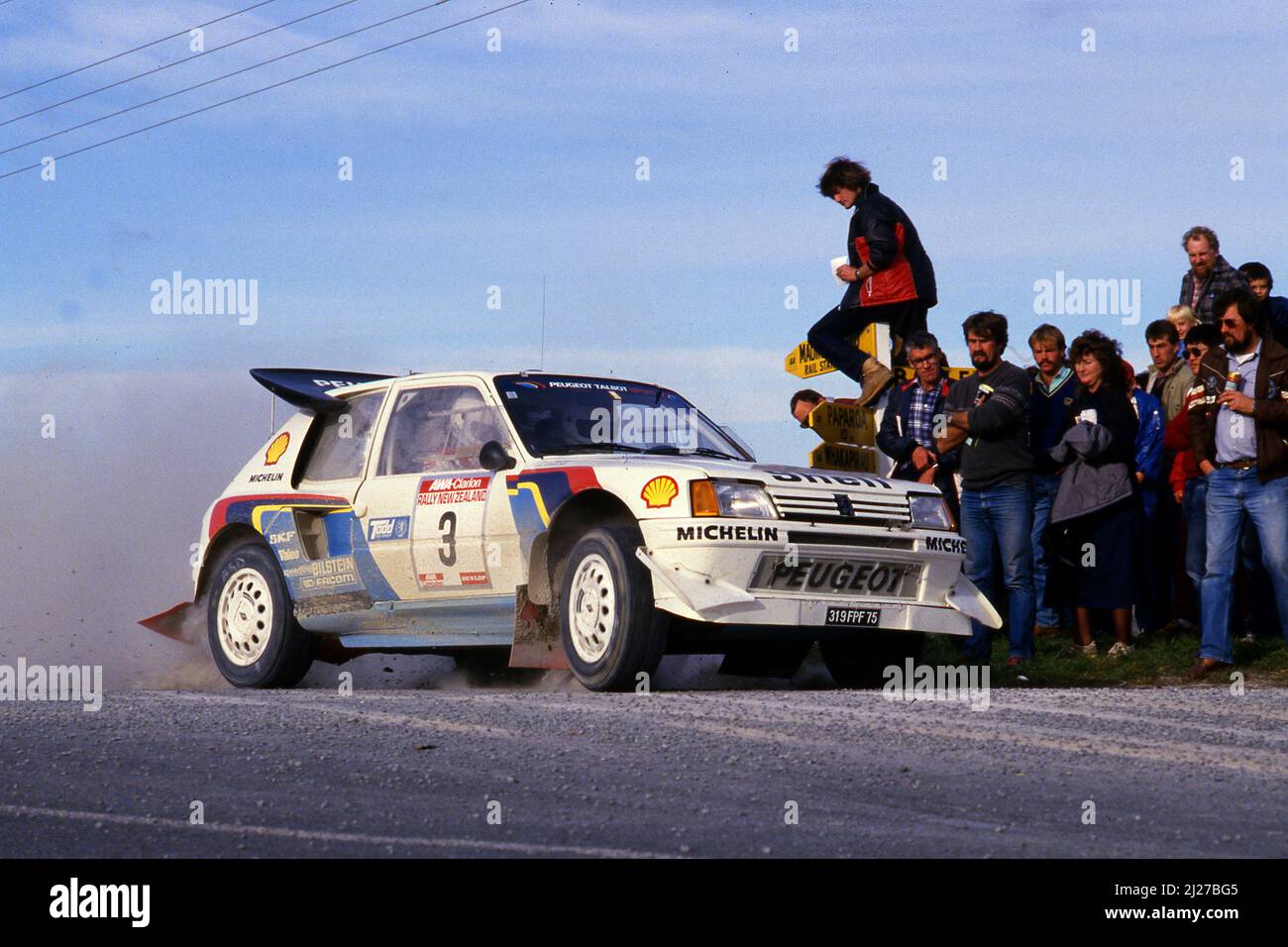Juha Kankkunen (FIN) Juha Piironen (FIN) Peugeot 205 T16 E2 GrB Peugeot ...