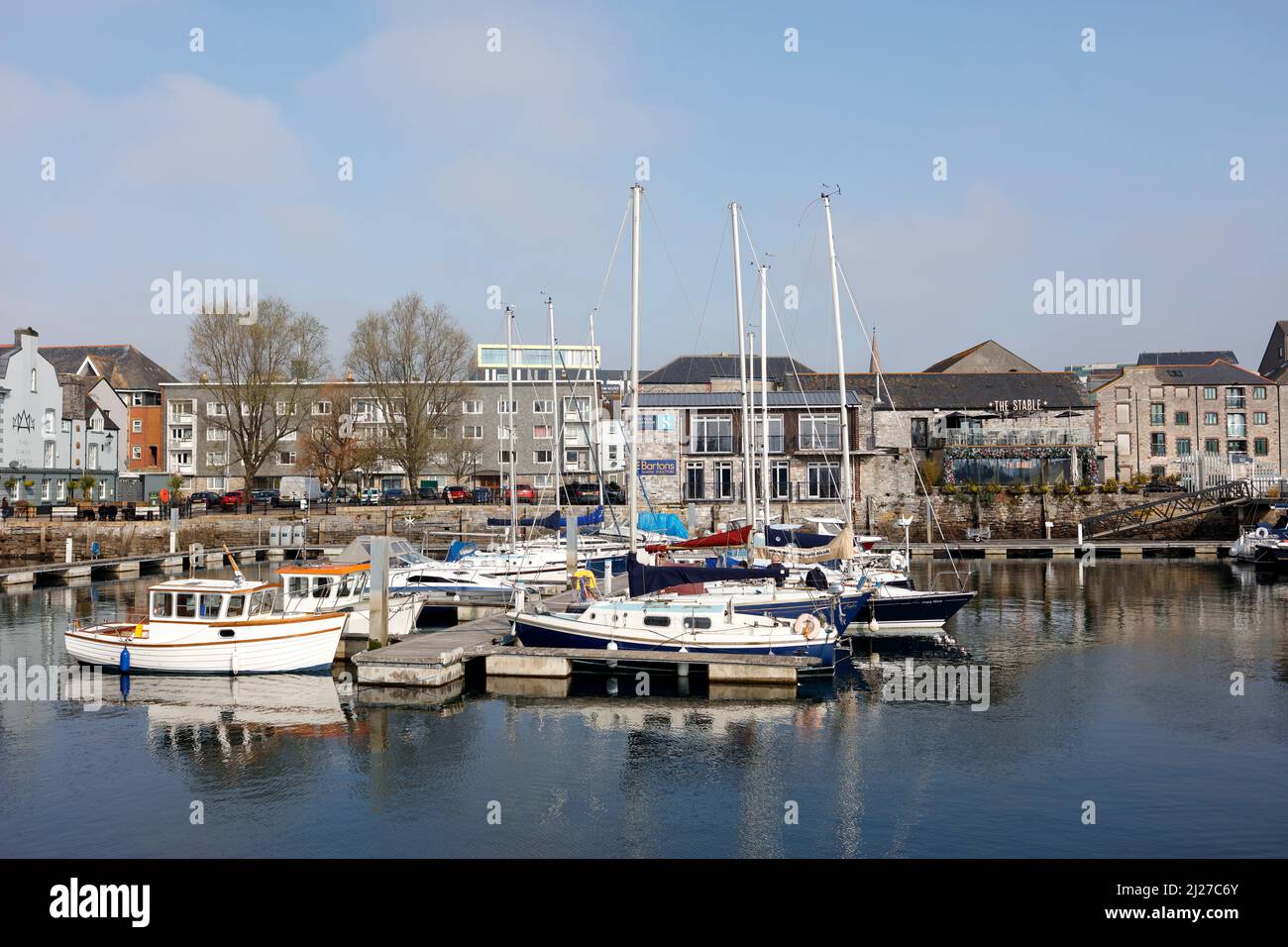 Plymouth, Devon, UK. 30th March, 2022. A sunny spring day in the ...