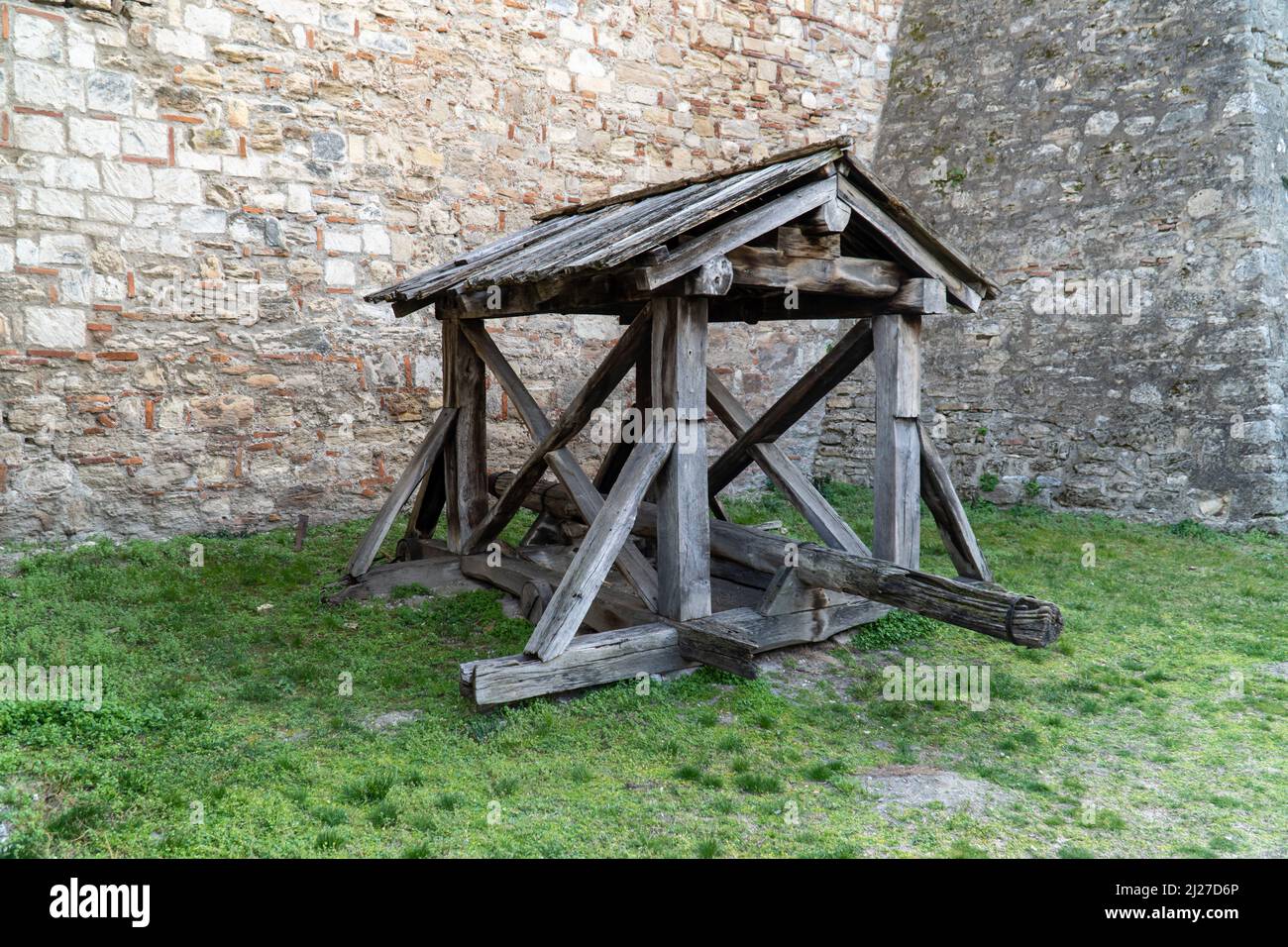 Medieval siege battering ram hi-res stock photography and images - Alamy