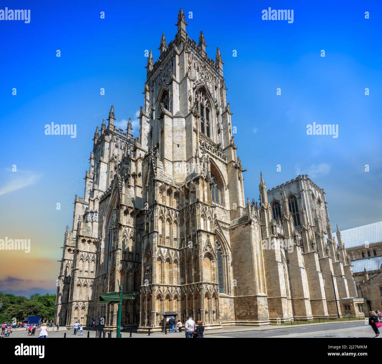 Great york minster side view UK Stock Photo - Alamy