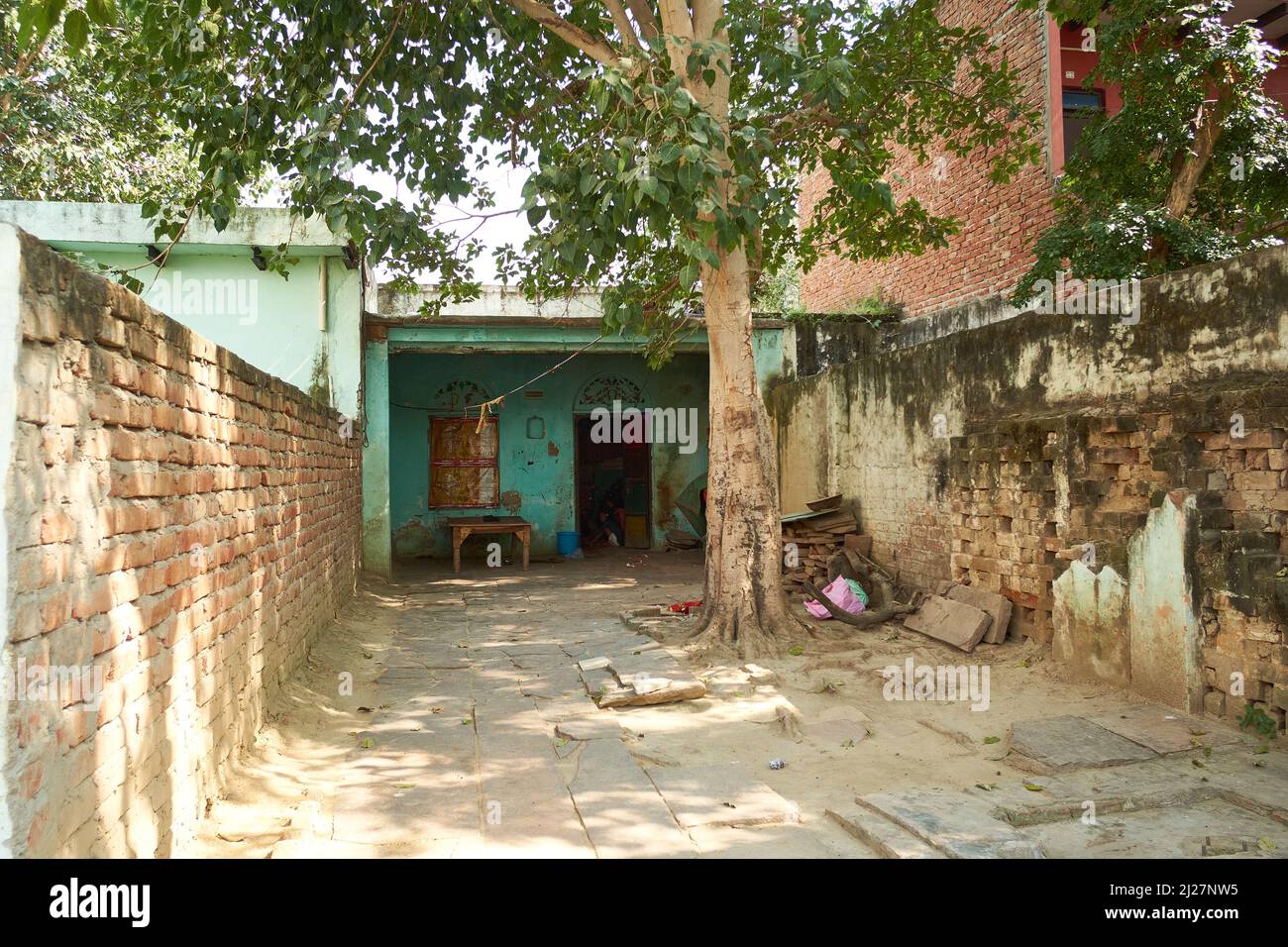 Courtyard of a typical house in Agra, Uttar Pradesh, India Stock Photo ...