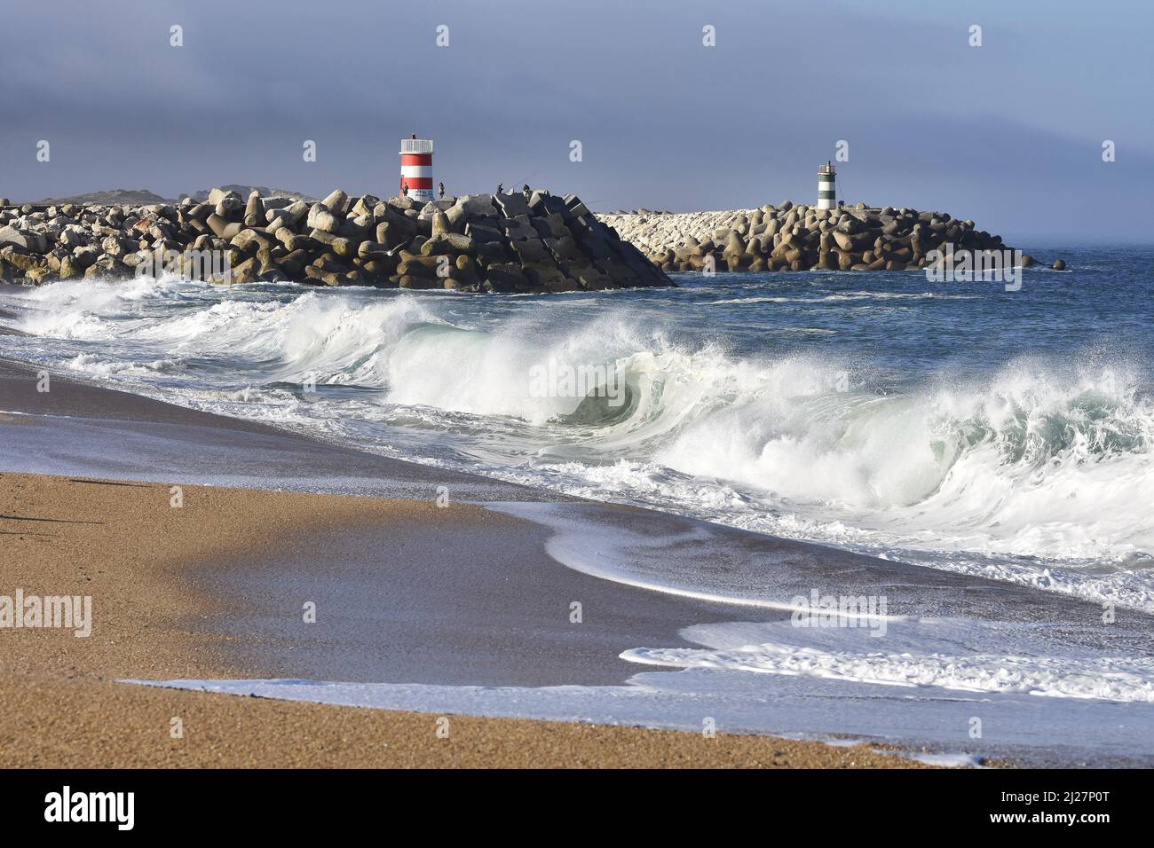 Nazare portugal wave hi-res stock photography and images - Alamy
