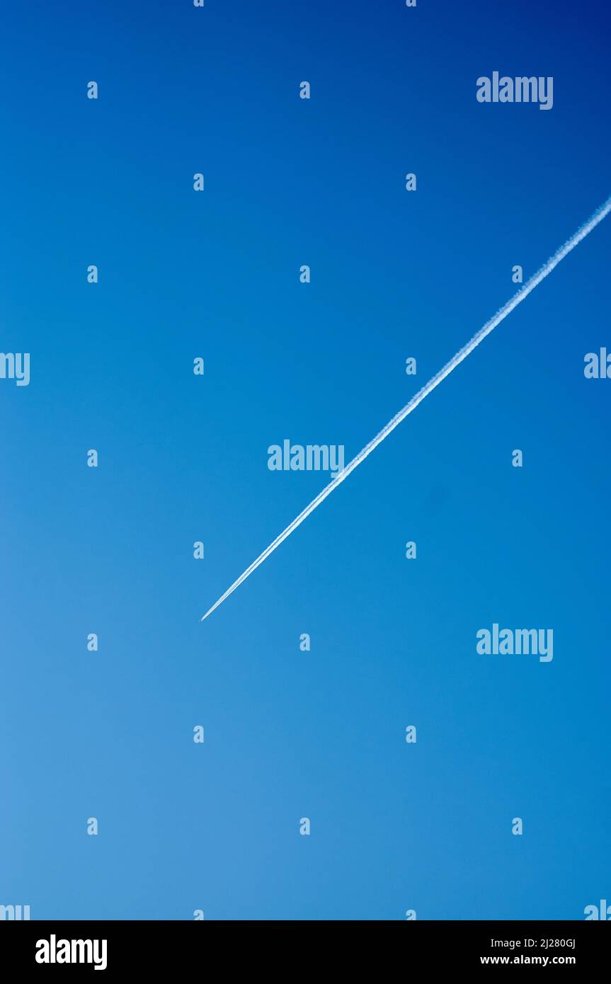 Fast plane hi-res stock photography and images - Alamy