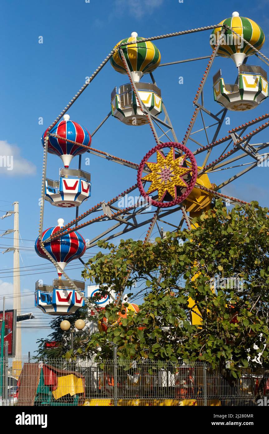 Ferris wheel spinning in amusement park Stock Photo - Alamy
