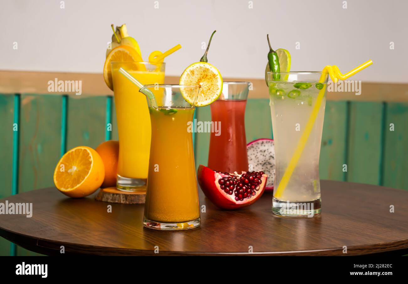 Limo pani hi-res stock photography and images - Alamy