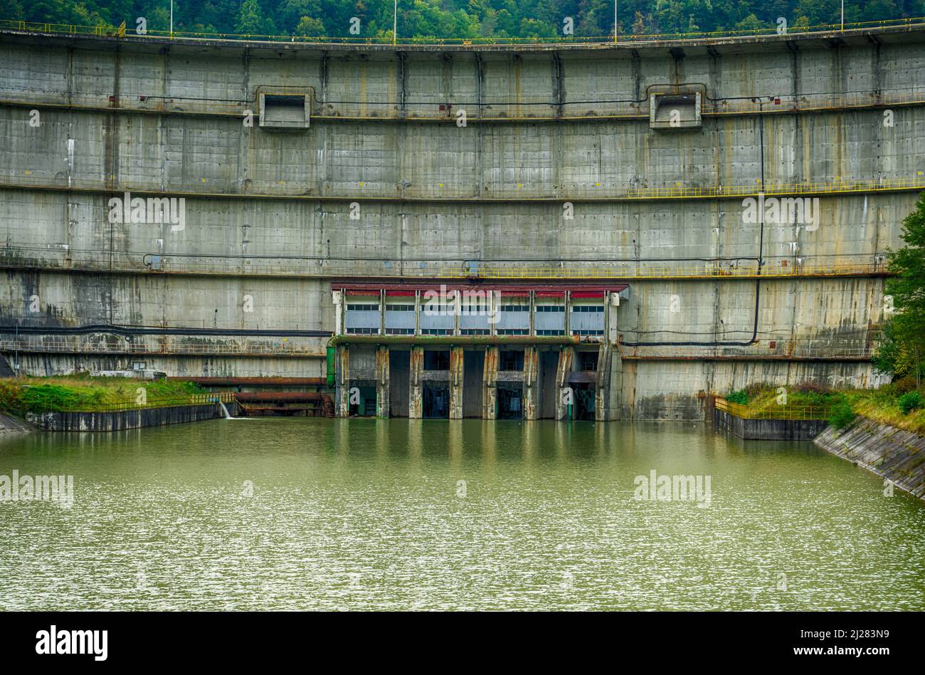A close view of the Bradisor water dam Stock Photo - Alamy
