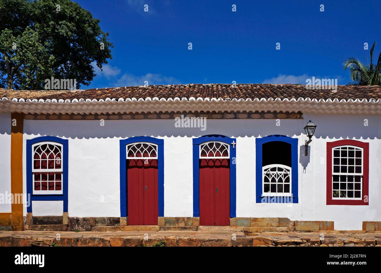 House colonial brazil hi-res stock photography and images - Alamy