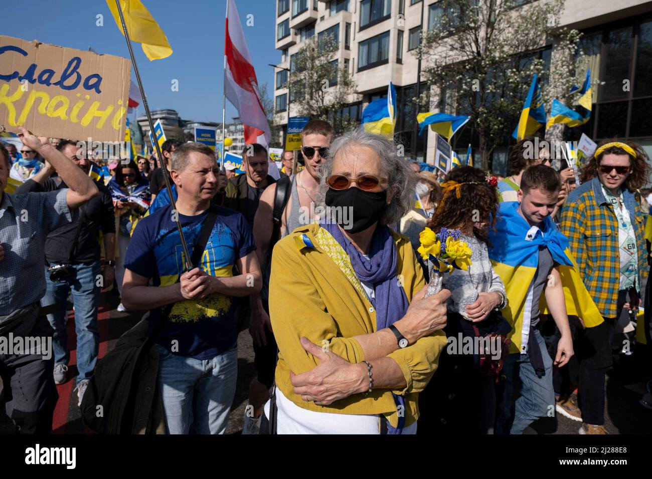 Thousands of people gather in the capital for a peace march ‘London ...