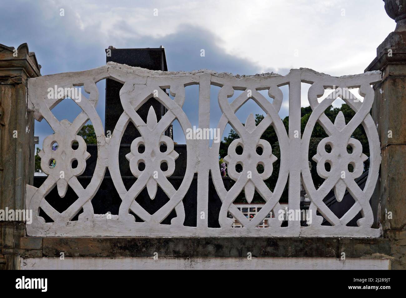 Grid pattern in concrete hi-res stock photography and images - Alamy