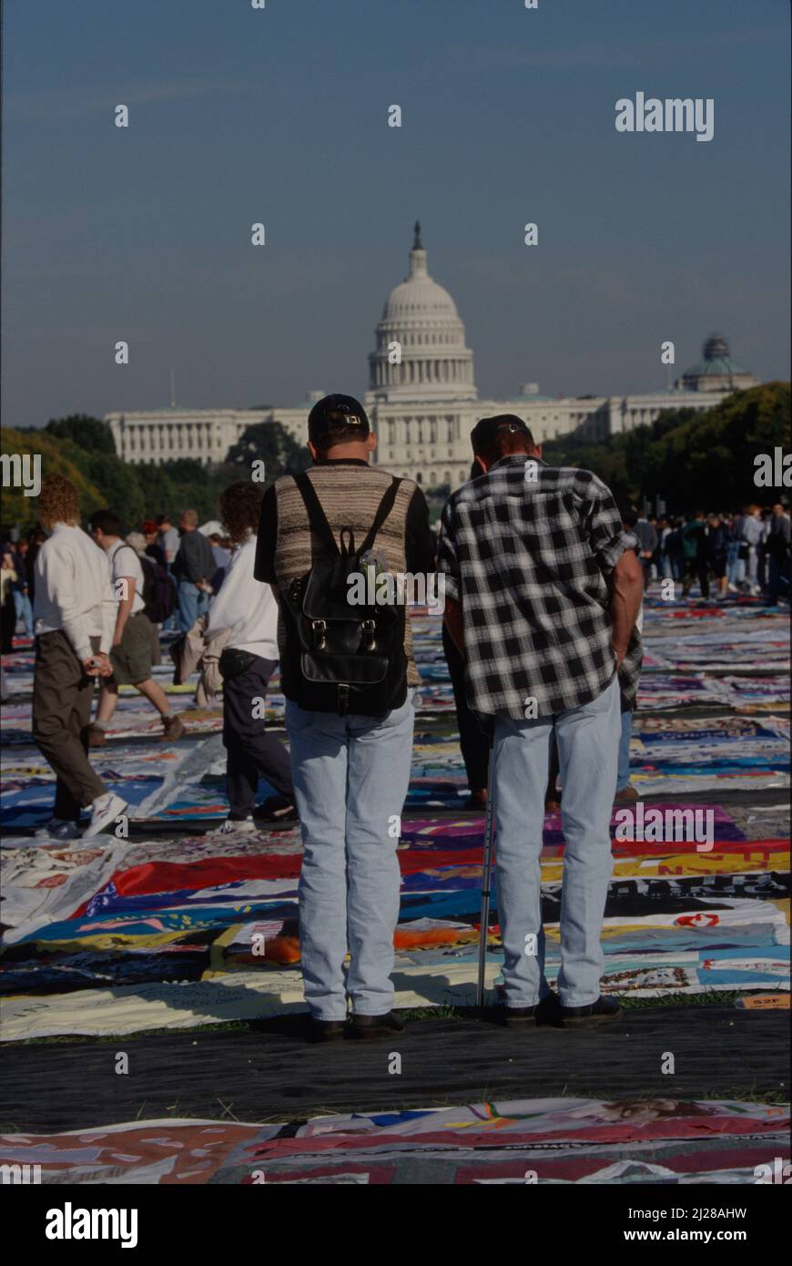 Aids quilt washington monument hi-res stock photography and images - Alamy