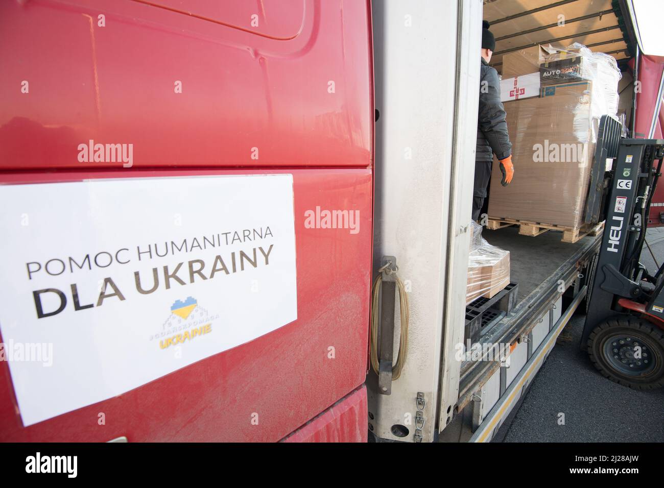 Polish humanitarian aid for ukrainians hi-res stock photography and ...