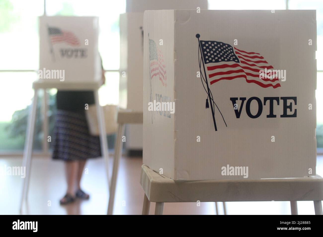 Voting booths hi-res stock photography and images - Alamy