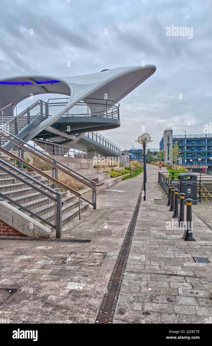 High rise flats hull hi-res stock photography and images - Alamy