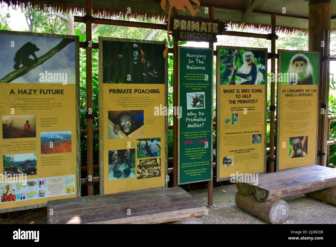 Information boards, Singapore Zoological Gardens or Mandai Zoo ...