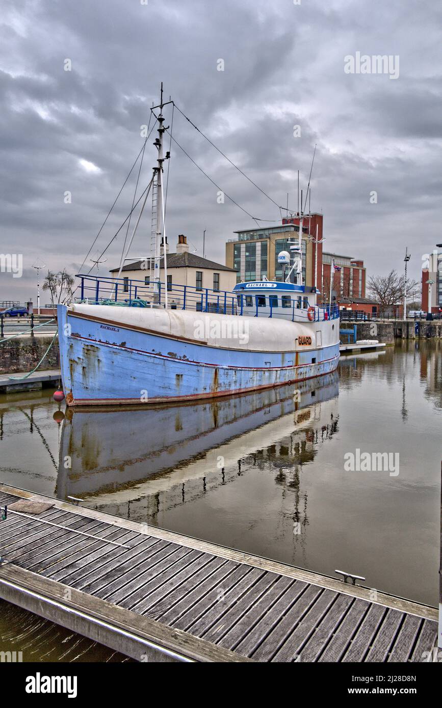 High rise flats hull hi-res stock photography and images - Alamy