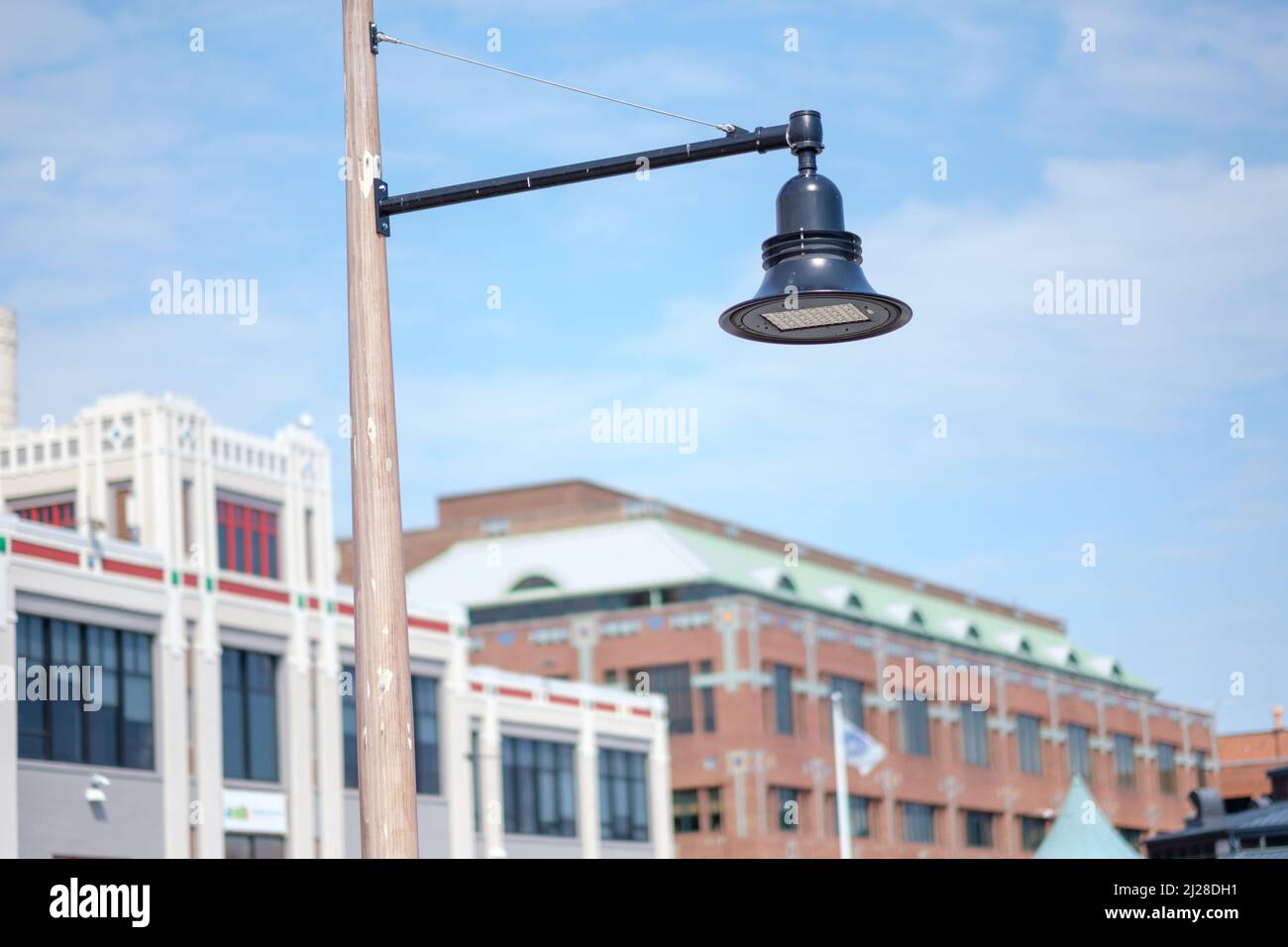 Green street light hi-res stock photography and images - Alamy