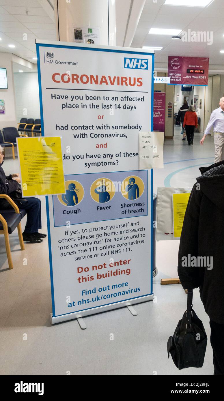 Hospital warning sign hi-res stock photography and images - Alamy