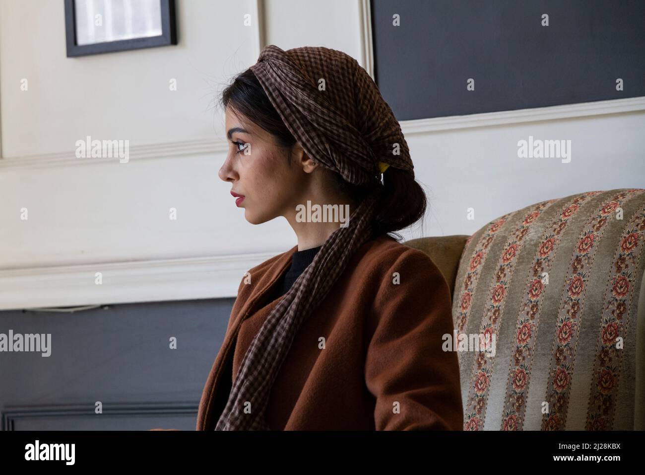 Woman and manto hi-res stock photography and images - Alamy