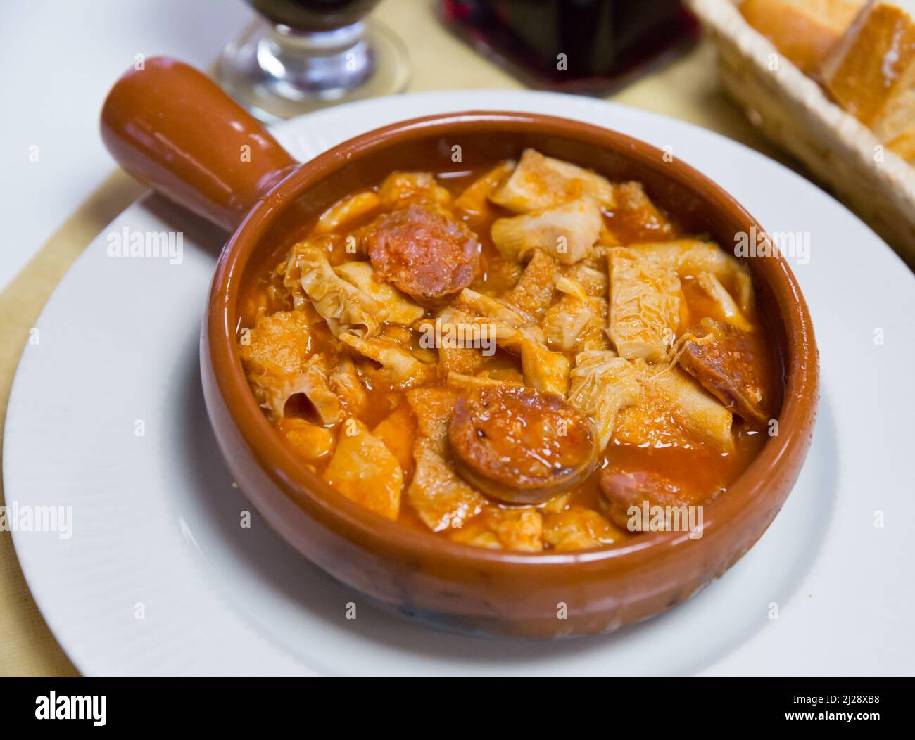 Callos in sauce Stock Photo - Alamy