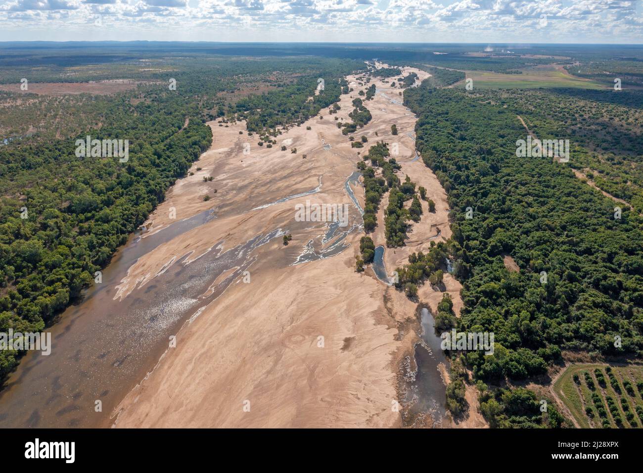 the dry Gilbert river in far north Queensland, Australia Stock Photo ...