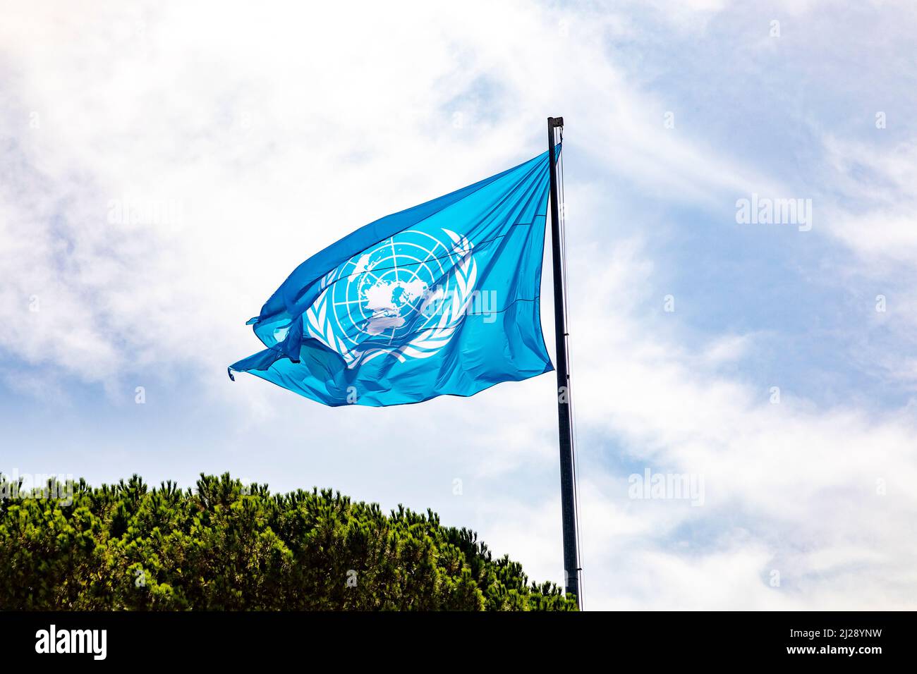 Flying un flag hi-res stock photography and images - Alamy
