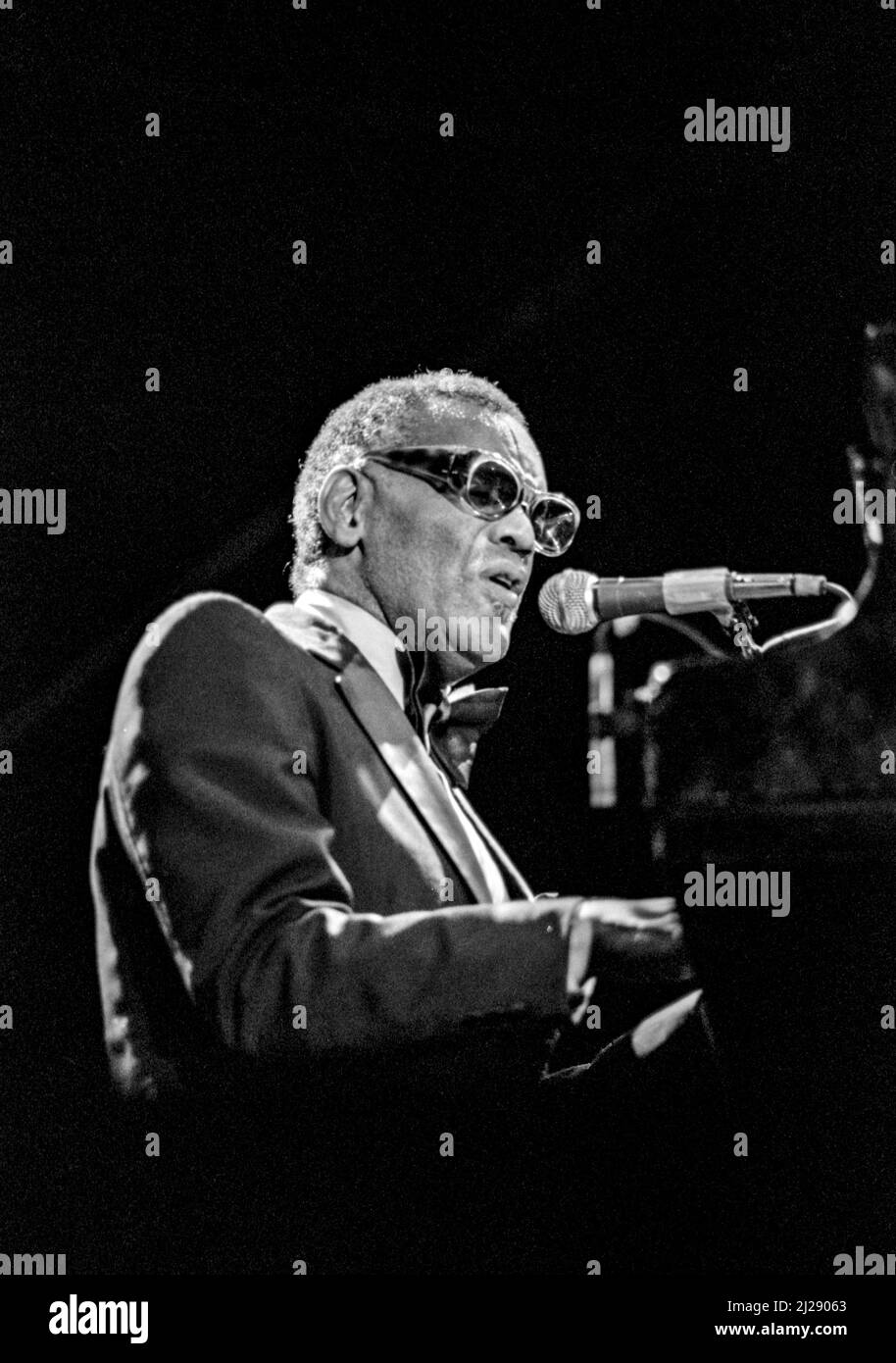 Ray Charles performing at the 1982 Capital Radio Jazz Festival in ...