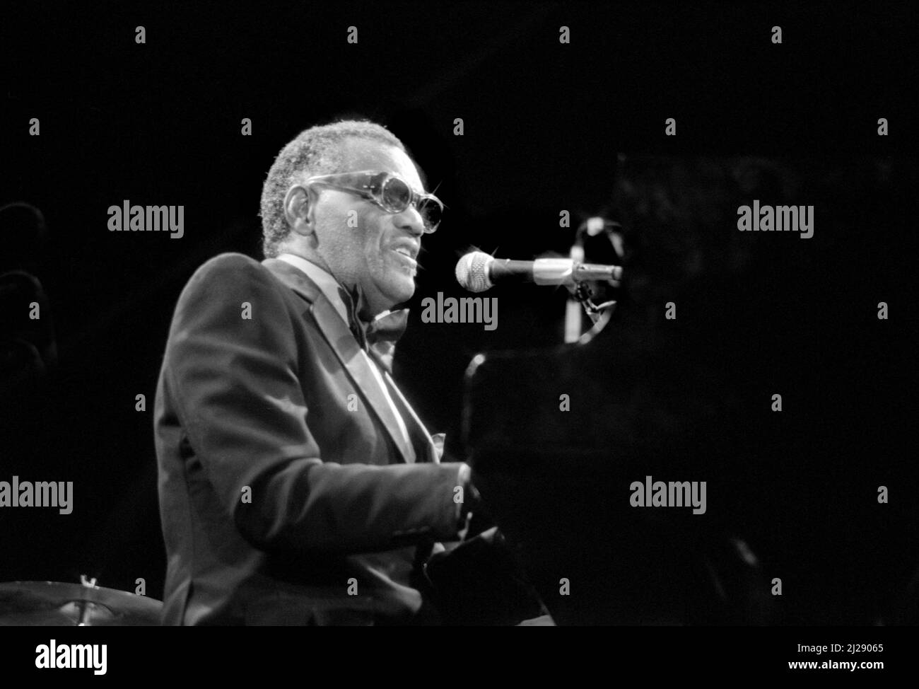 Ray Charles performing at the 1982 Capital Radio Jazz Festival in ...