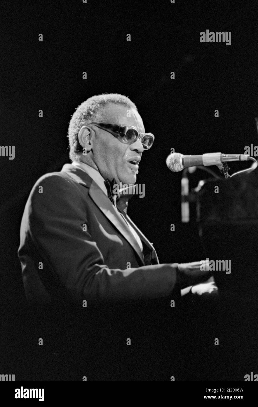 Ray charles capital radio jazz hi-res stock photography and images - Alamy