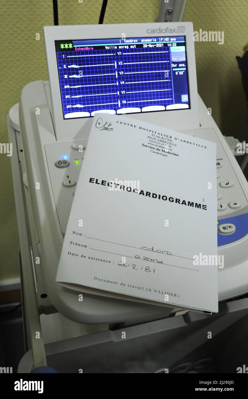 Human electrocardiogram hi-res stock photography and images - Alamy