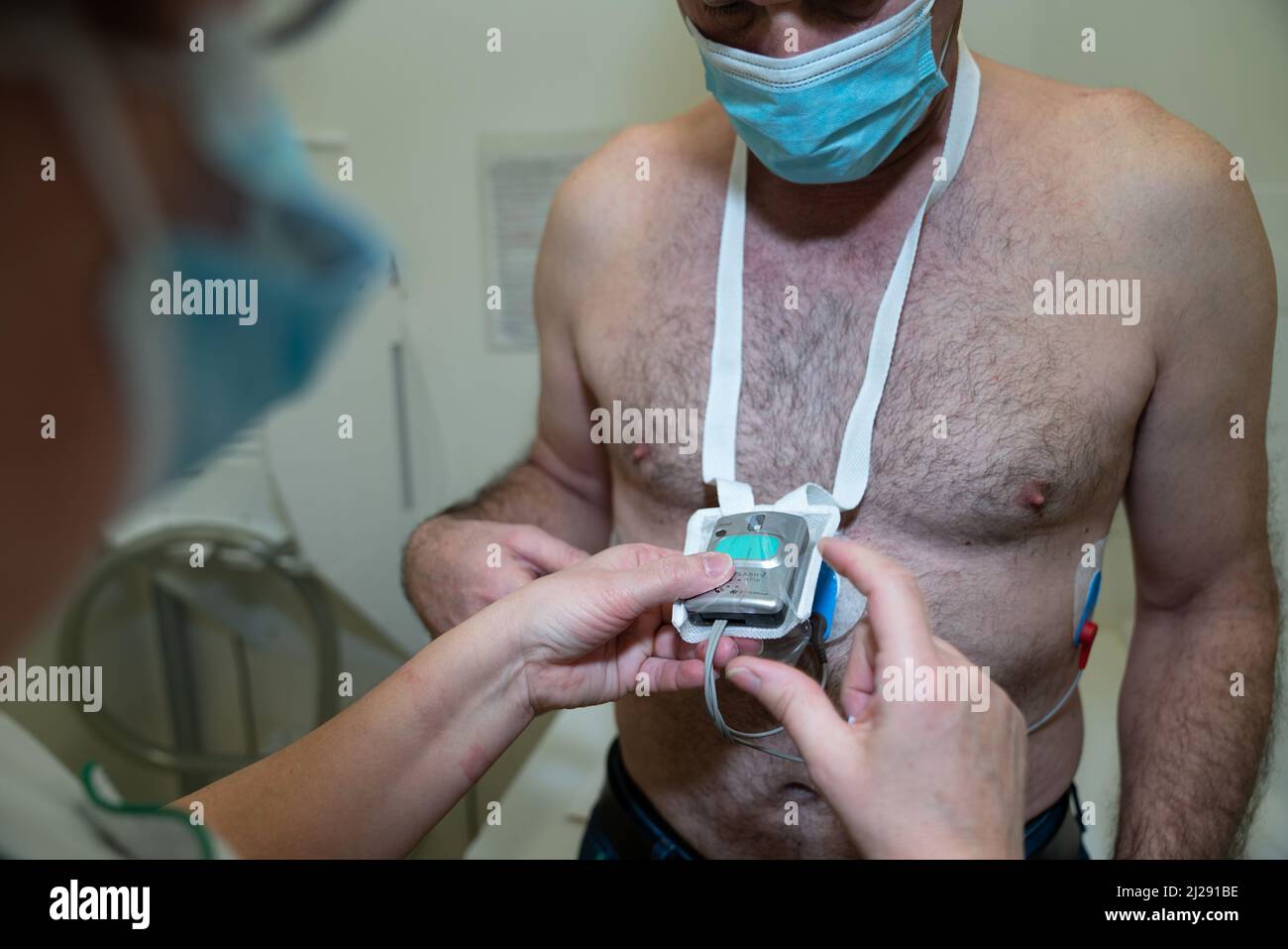 Ambulatory ecg monitoring hi-res stock photography and images - Alamy