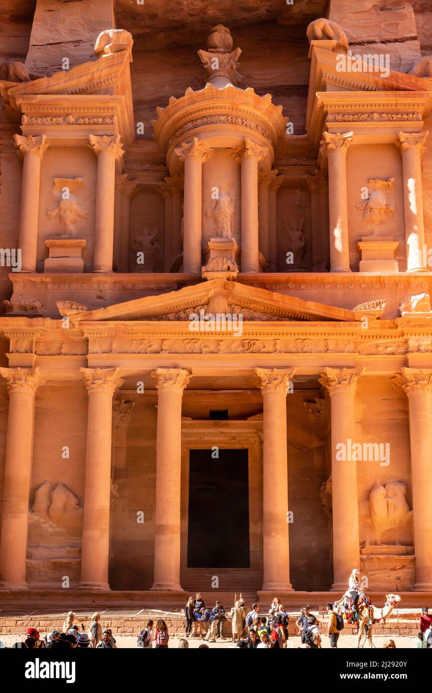 The Exterior Of The Treasury ‘Al-Khazneh’, Petra, Jordan, Asia Stock ...