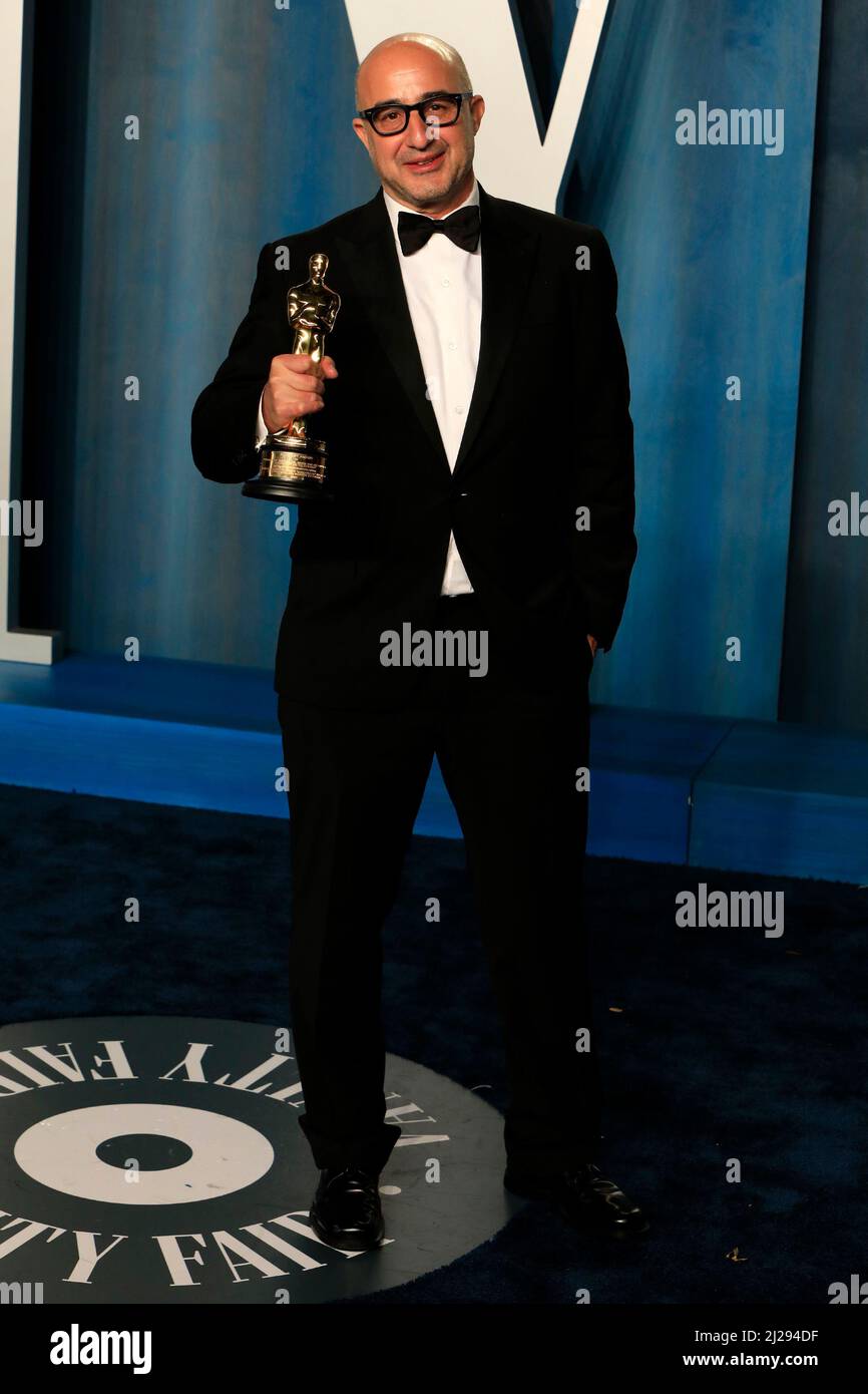 LOS ANGELES - MAR 27: David Dinerstein at the Vanity Fair Oscar Party ...