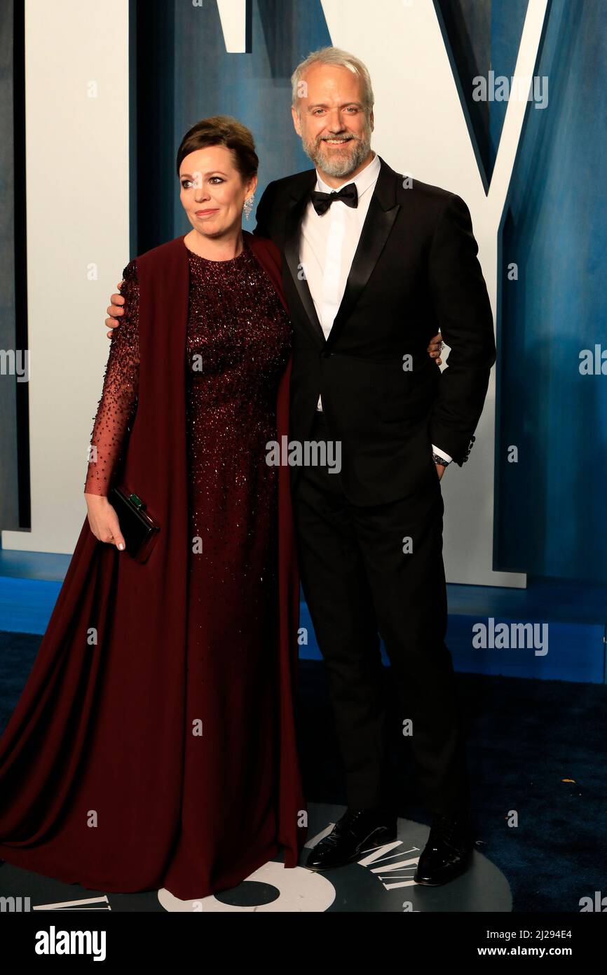 LOS ANGELES - MAR 27: Olivia Colman, Ed Sinclair at the Vanity Fair ...