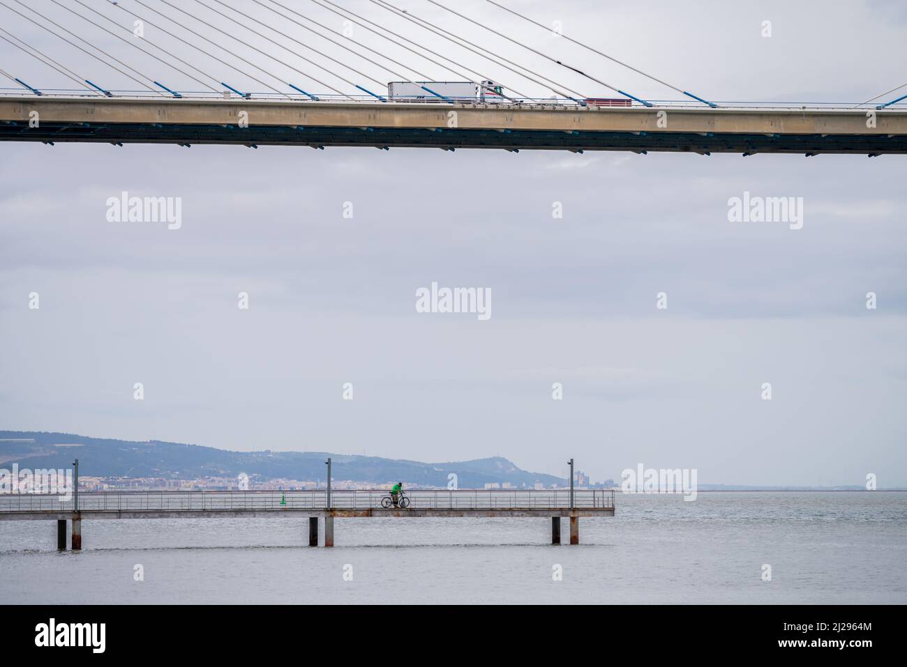 Truck on tower bridge hi-res stock photography and images - Alamy