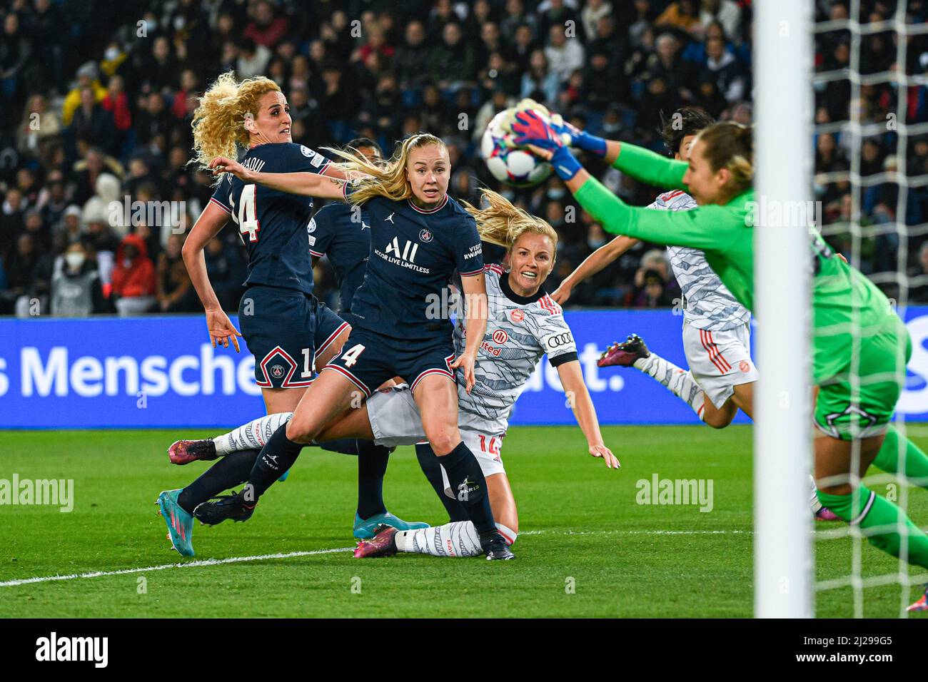 Paulina Dudek and Glodis Perla Viggosdottir during the UEFA Women's ...