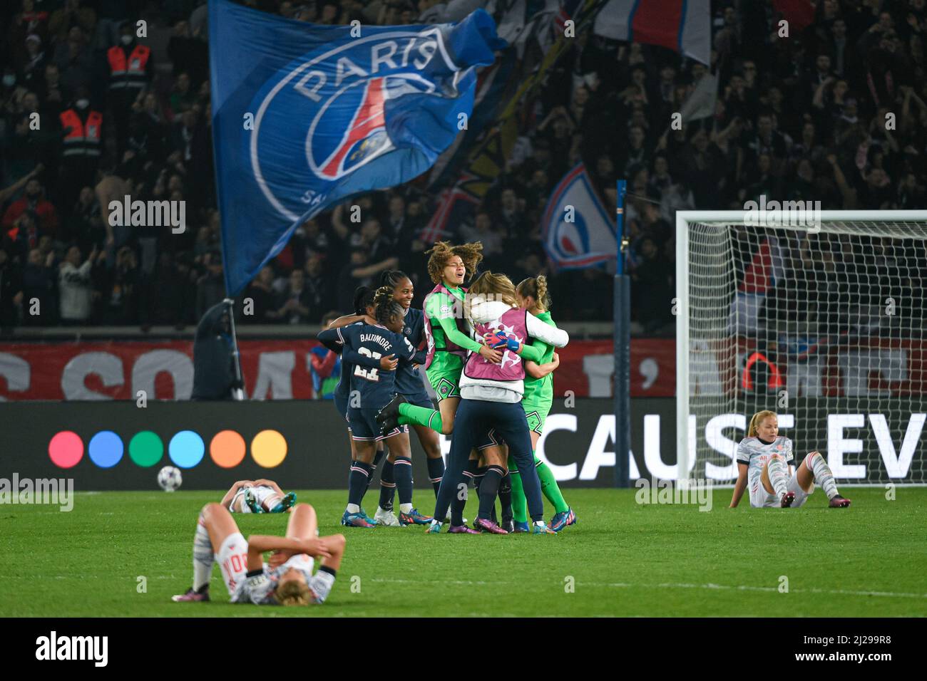 Paris, France. 30th Mar, 2022. The team of PSG celebrates during the ...