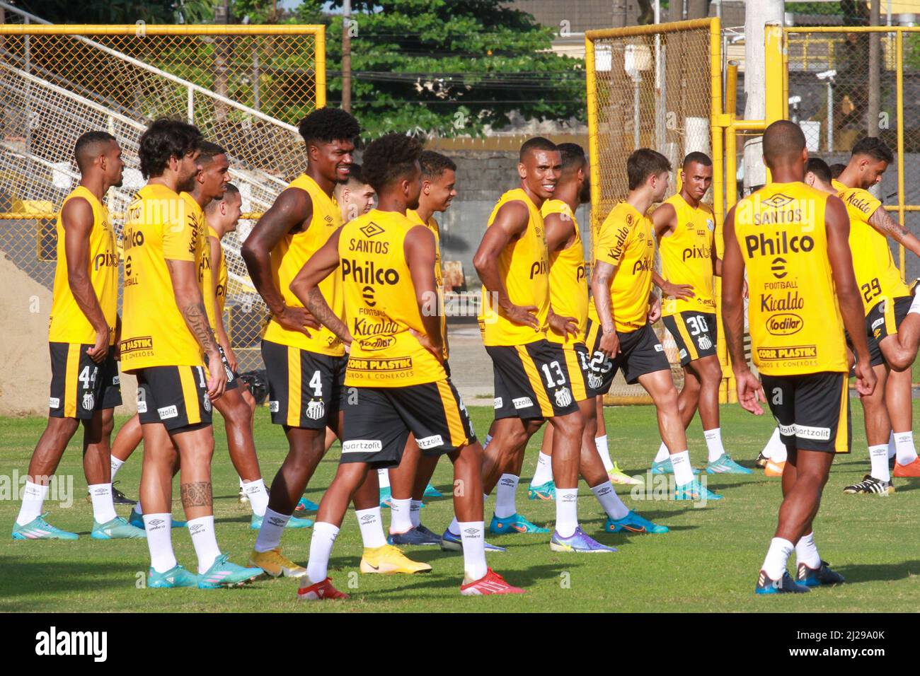 SP - Santos - 03/30/2022 - SANTOS FC, TRAINING - Santos players during ...