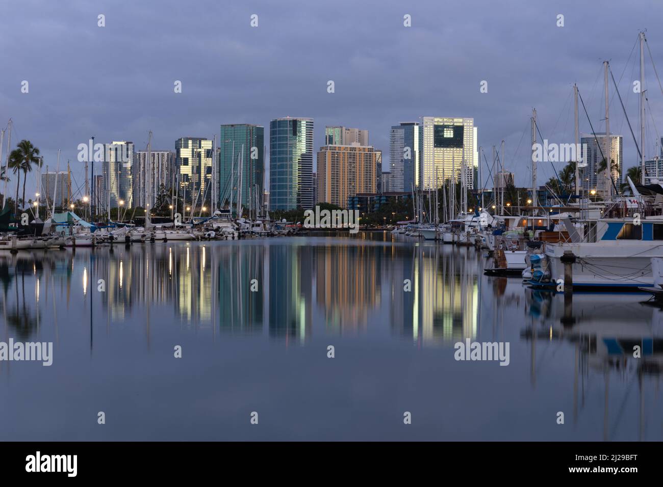 Honolulu morning view skyline hi-res stock photography and images - Alamy